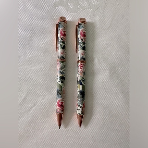 Barnes & Noble | Office | Pen And Pencil Set In A Beautiful Floral ...